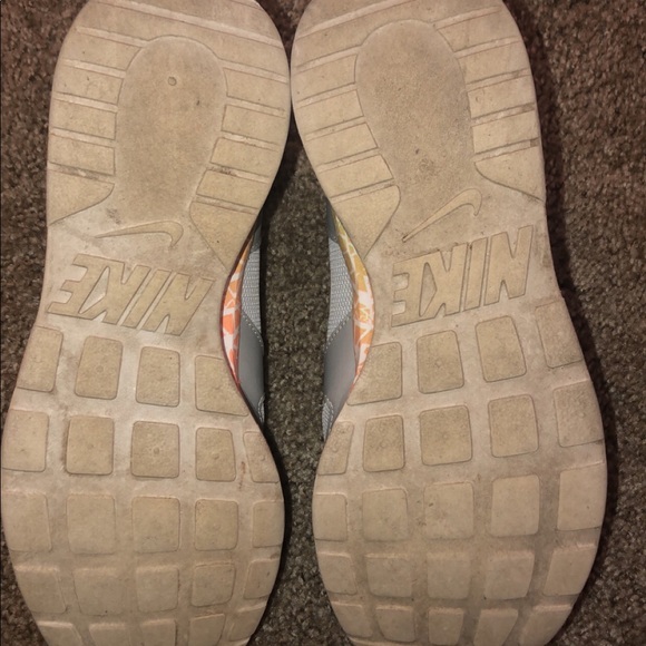 Nike | Shoes | Nike Sneakers Size 9 | Poshmark